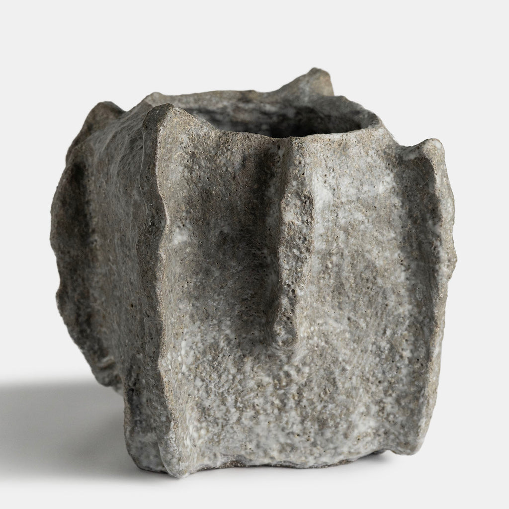 V-1412 – Objects With Narratives