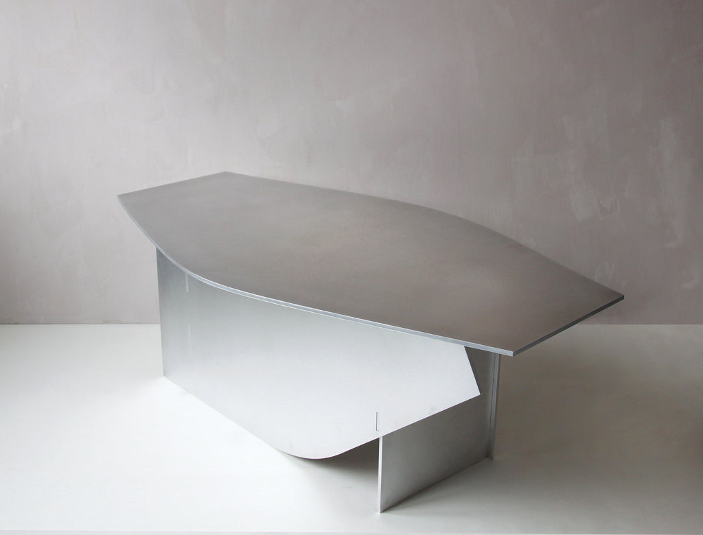 Gaze Table – Objects With Narratives