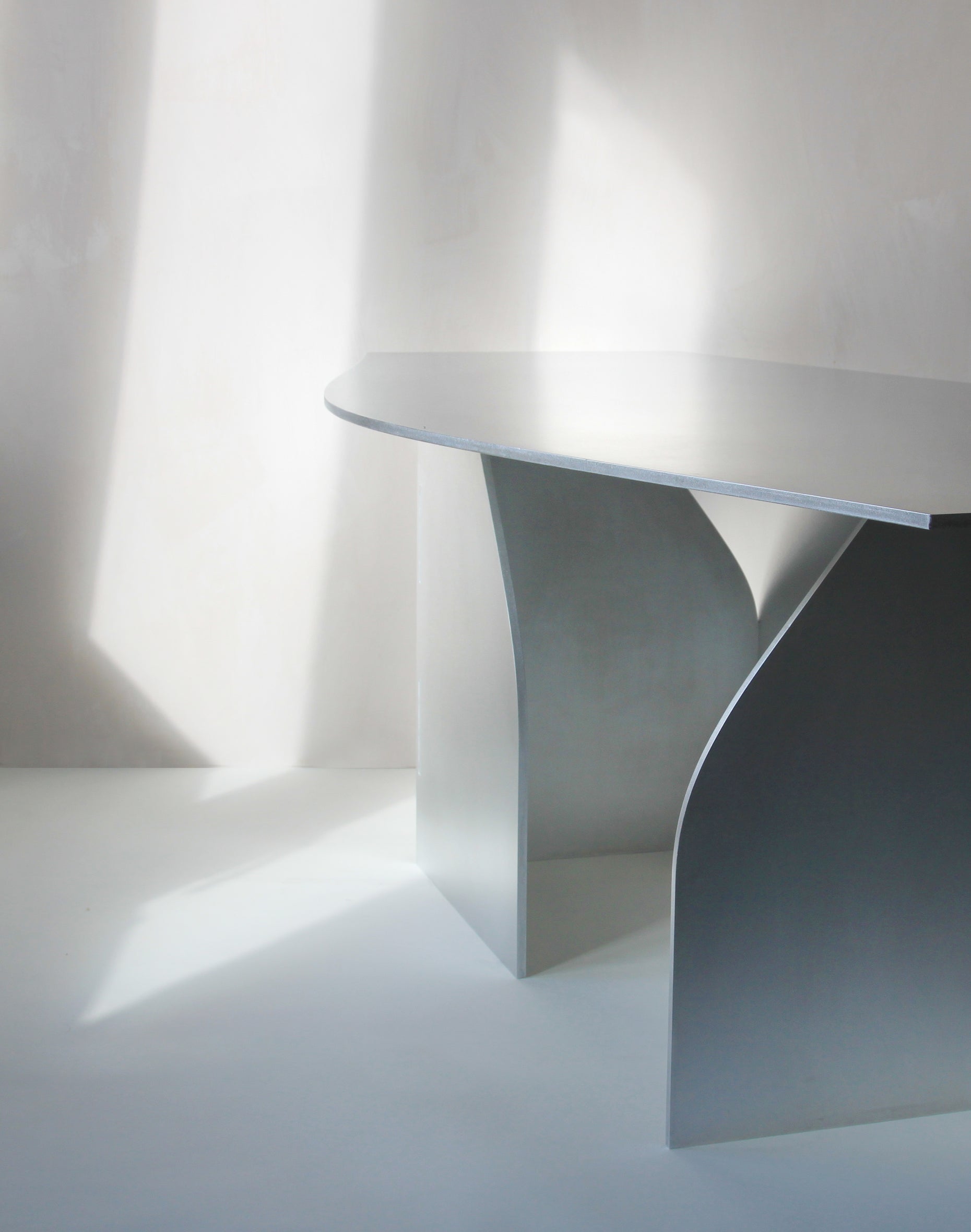 Gaze Table – Objects With Narratives